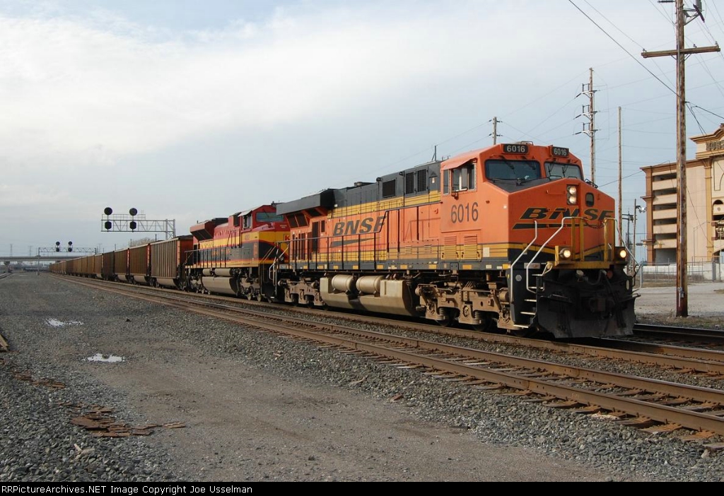BNSF 6016